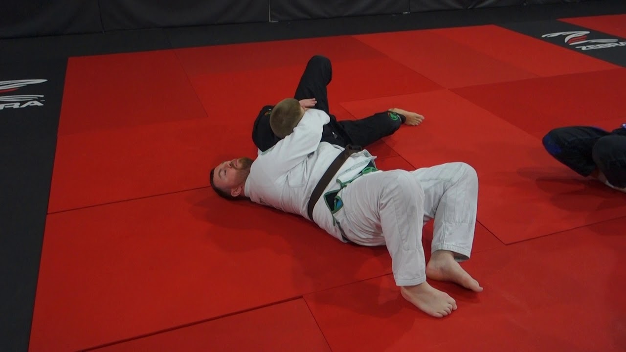 Keeping the back from turtle when opponent rolls - YouTube