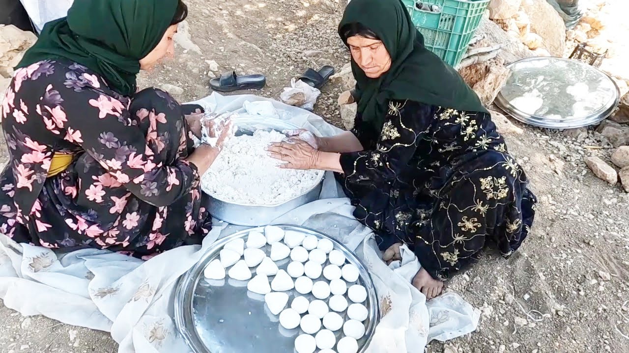 Nomadic Life: Love and Empathy Among Nomads 💕A Kind Widow Helps Make ...