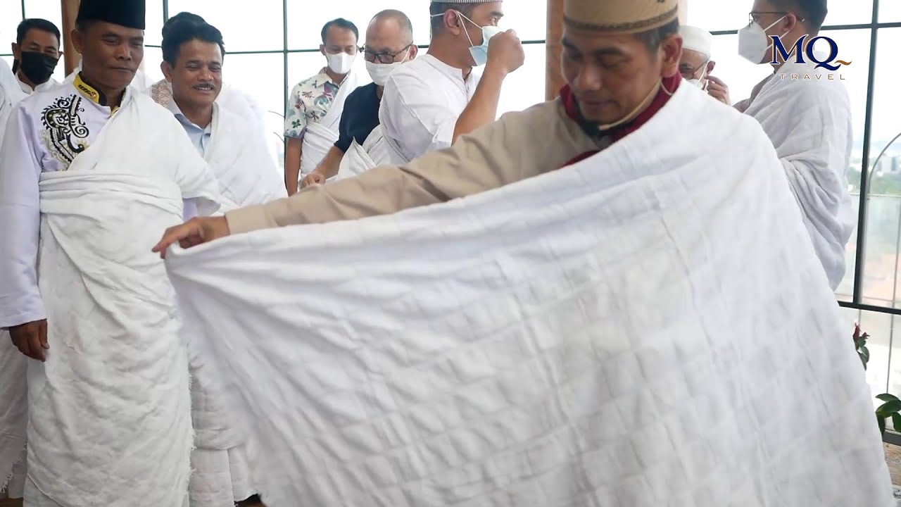 CARA PAKAI KAIN IHRAM PRAKTIS BANGET - YouTube