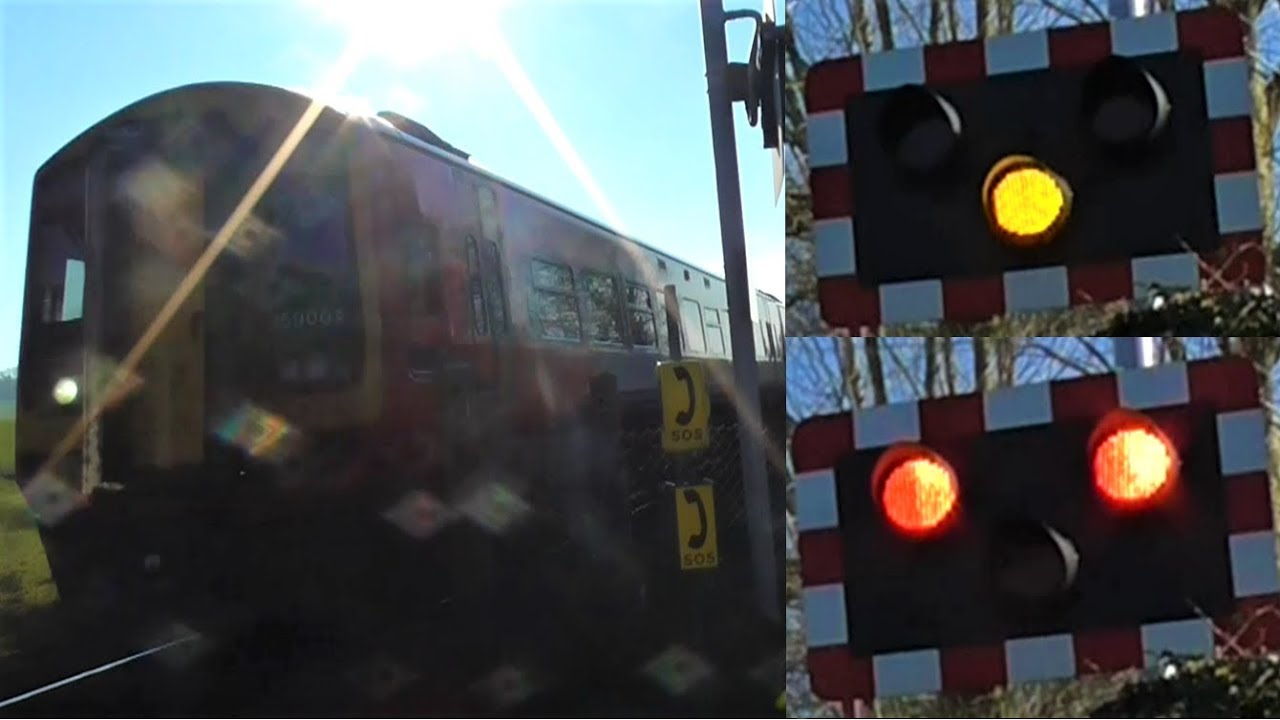 Tisbury West Level Crossing, Wiltshire - YouTube