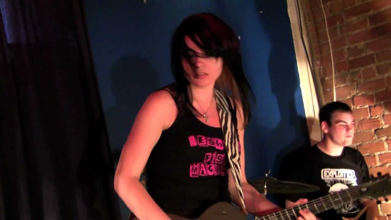 PIGS - Chix N' Dix (official video ft. Rene D la Muerte) - YouTube