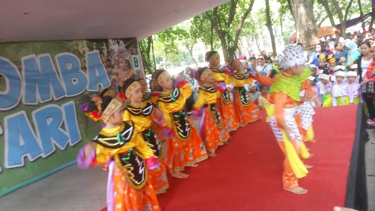 Traditional Dance Competition - YouTube