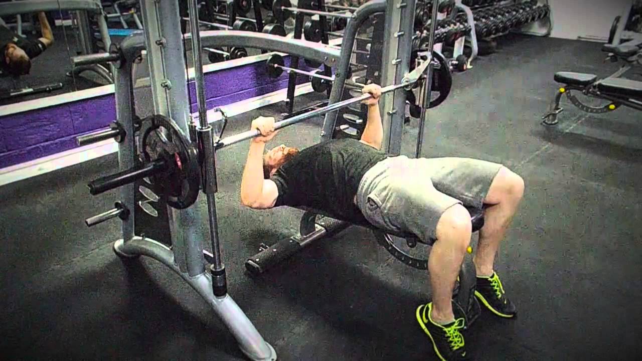 Smith Machine Decline Bench Press - YouTube