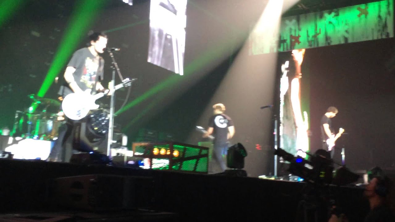 5SOS Live in Newcastle 2nd June 2015- American Idiot - YouTube
