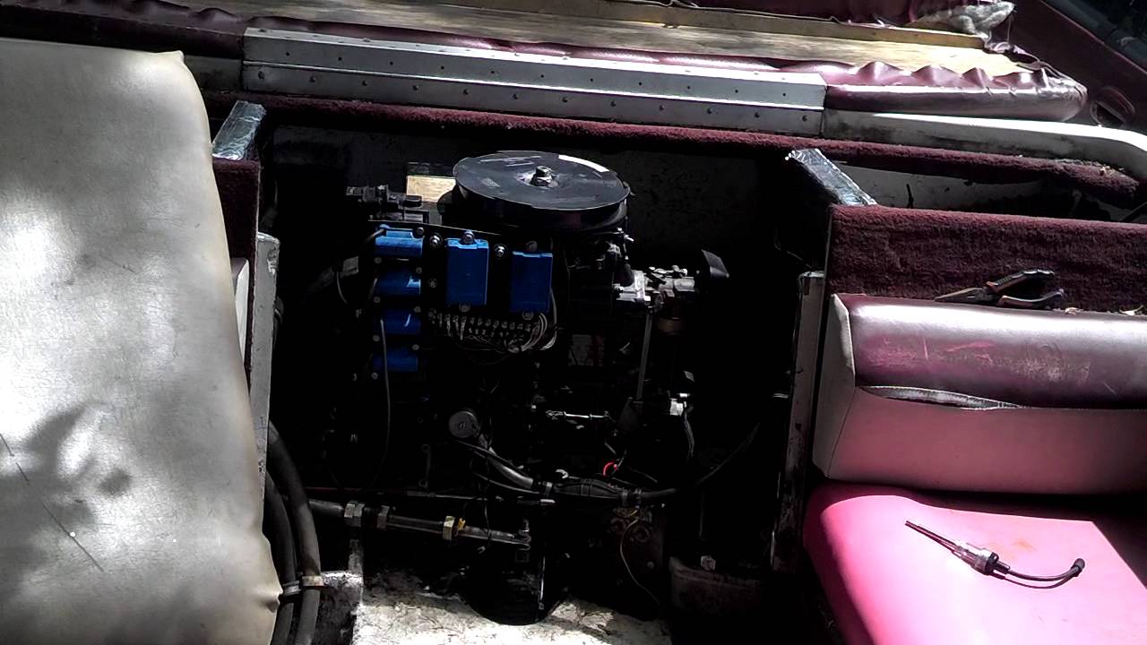1991 Maxum with a 120 hp force, No spark at all, please help. - YouTube