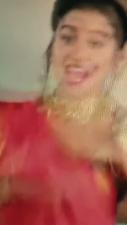 Chhum Chhum baje pajaniya Akshara Singh - YouTube