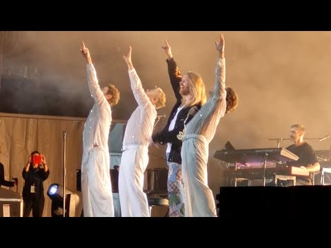 "Relight My Fire" Take That featuring Sam Ryder as Lulu! The Greatest ...