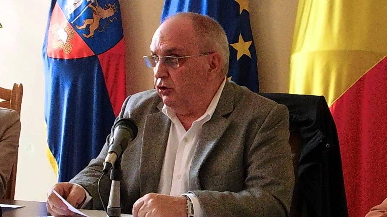 Dr. Carp despre Centrul Oncologic - YouTube