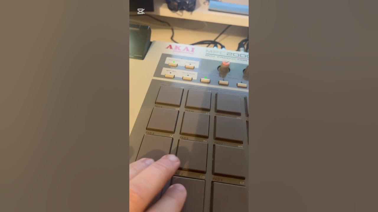 First Beat On Akai MPC 2000XL. #mpc2000xl #akaimpc2000xl #beatmaking #sampling #musicproduction ...