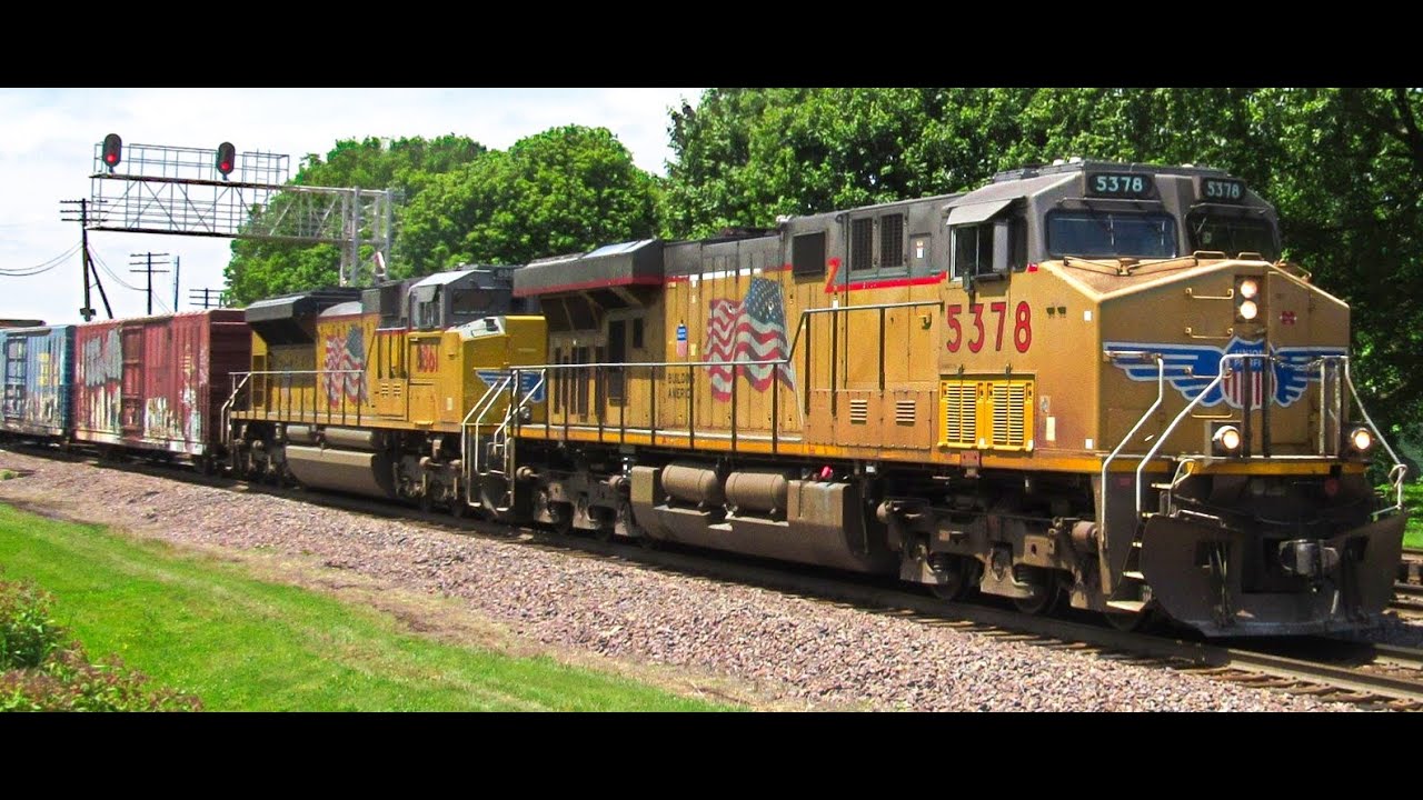 Union Pacific reefer train in Rochelle, IL - YouTube