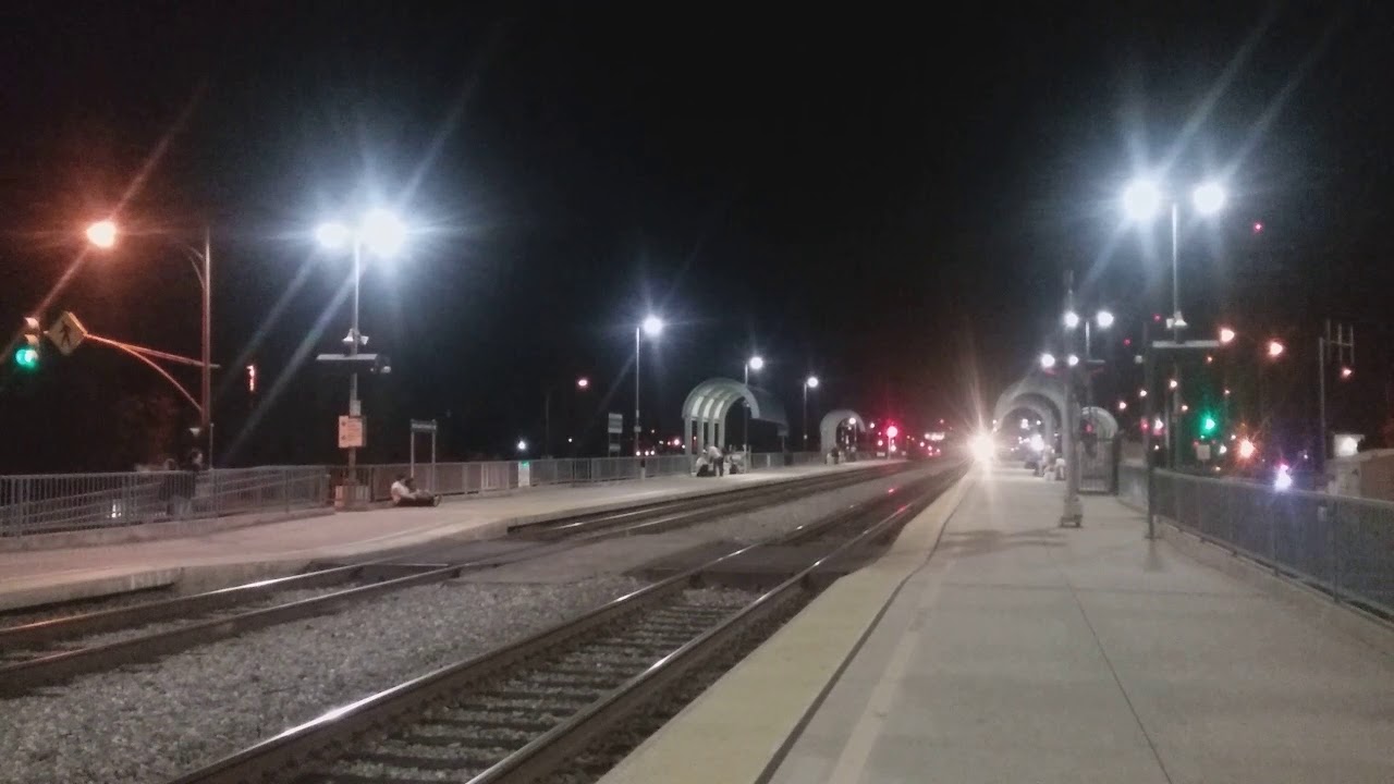 Amtrak 792 arriving Burbank Bob Hope Airport Station with CDTX 2052 ...