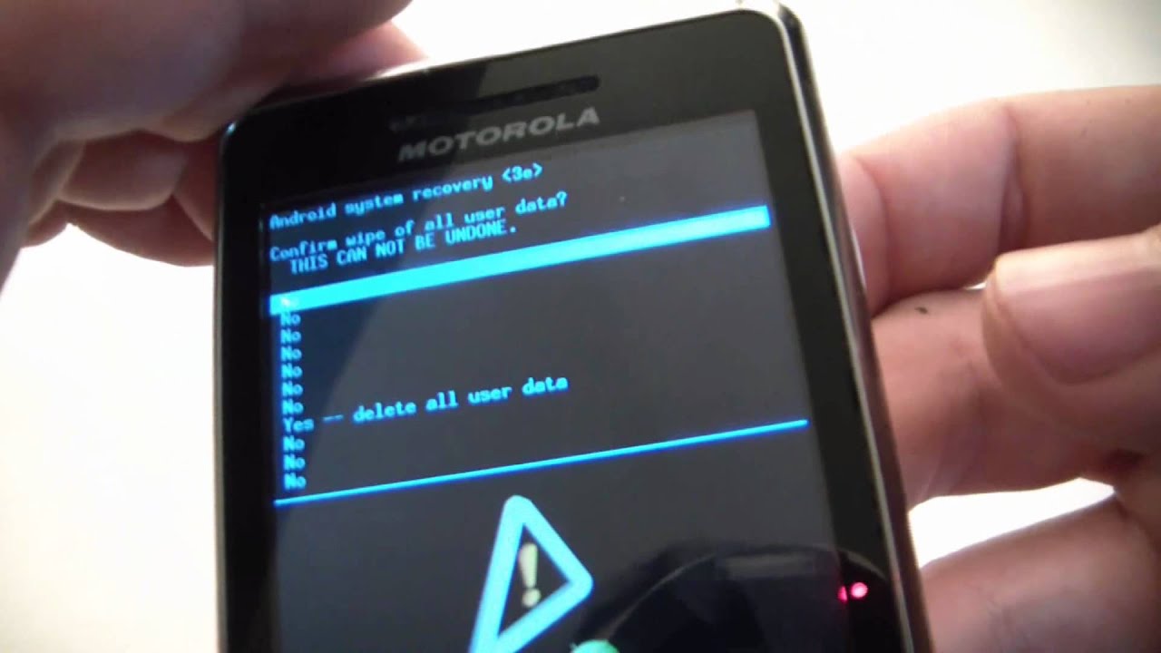 How To Hard Reset A Motorola Droid 2 Smartphone - YouTube