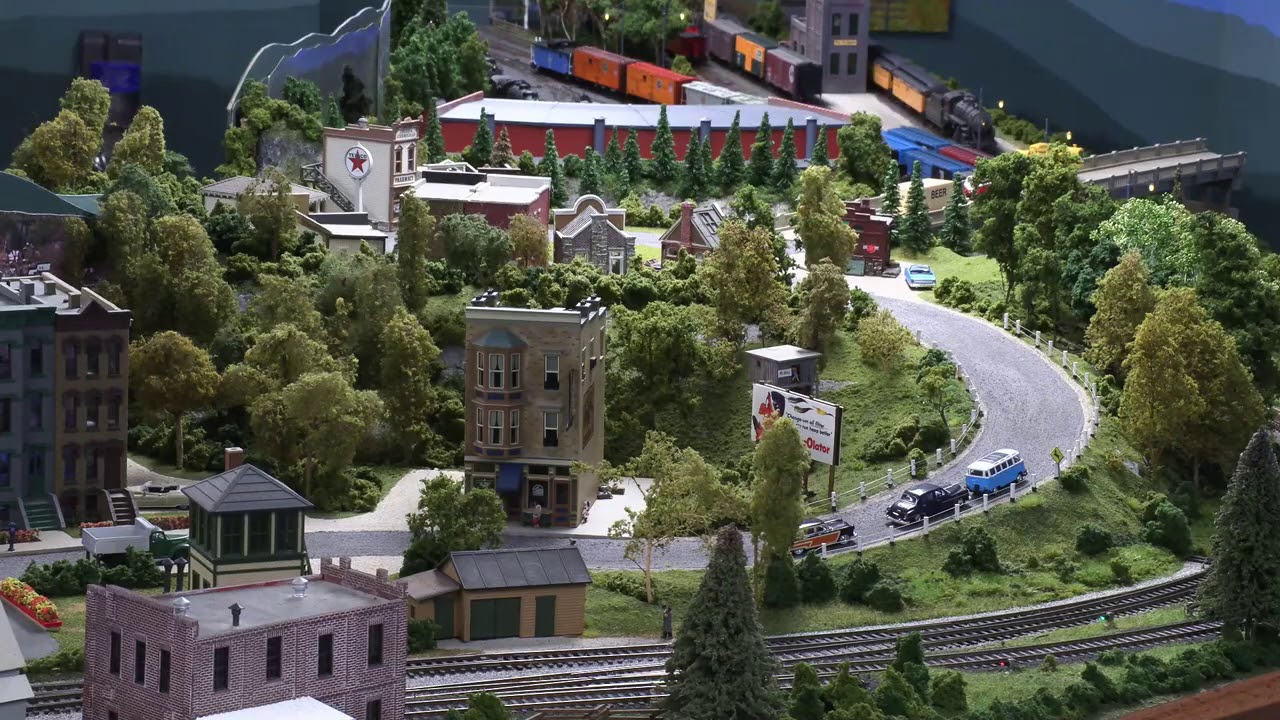 A Closer Look PT3: In depth layout tour of the HO Scale Portland ...