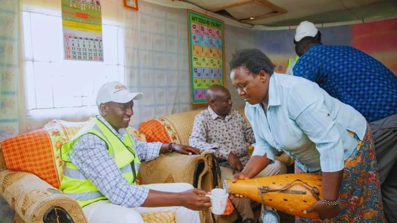 PRESIDENT RUTO ENJOYS A CUP OF MURSIK WITH DP RIGGY G IN A VILLAGE IN ...