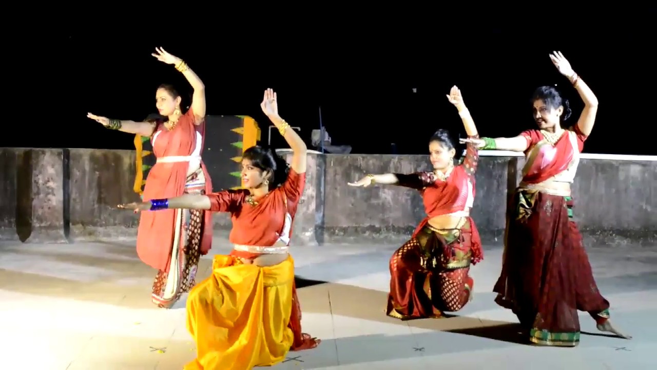 Pinga Dance by Sayani & group - YouTube