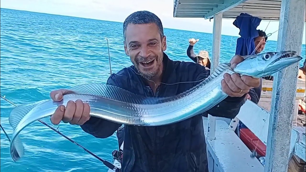 Pescaria de grandes espadas e corvinas em Bertioga !!! só peixe brutooooo !! primeira parte, top ...