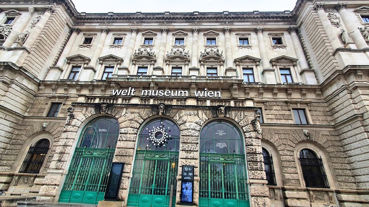 Vienna - Welt Museum - YouTube