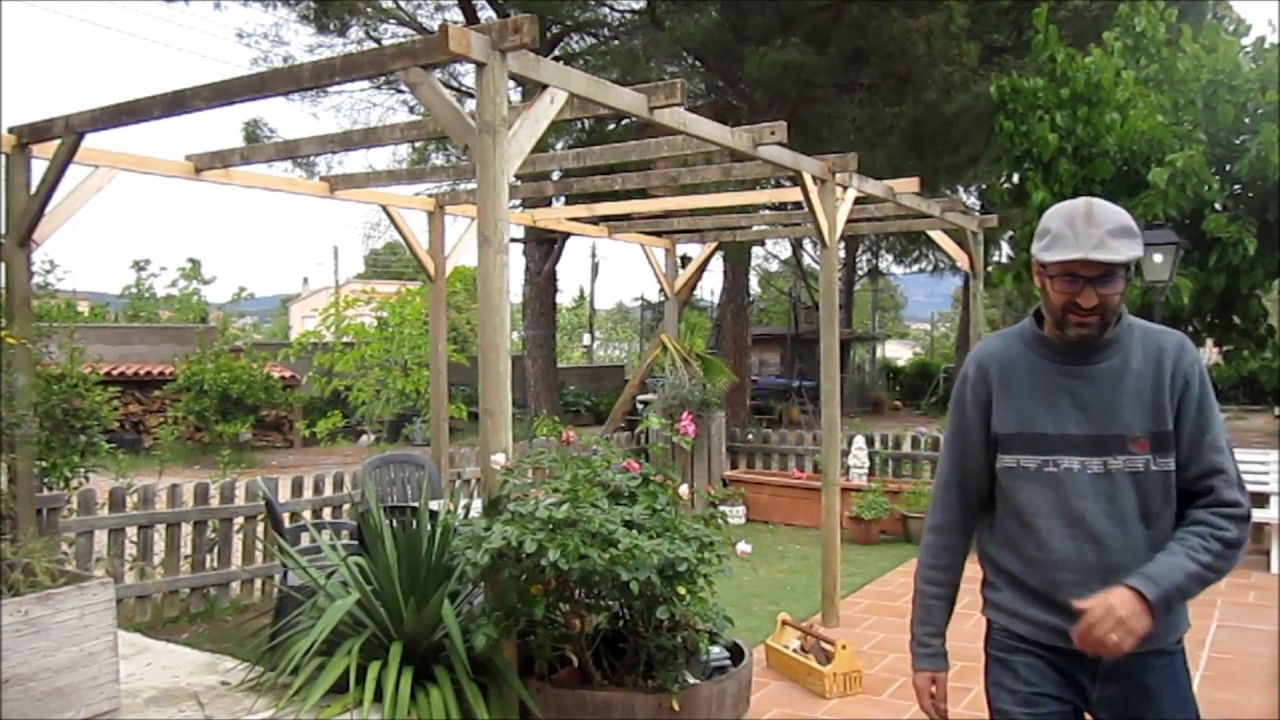 DIY Arbour from recycled wood - YouTube