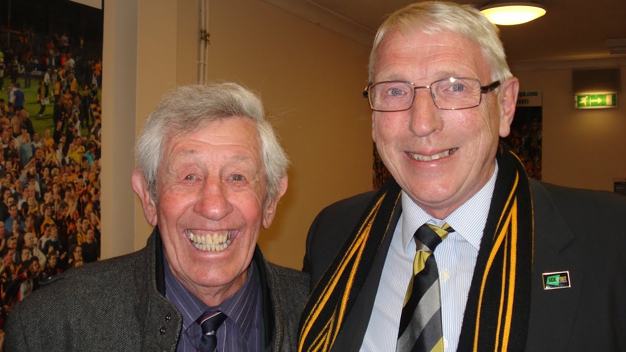 Coconuts TV_Phil Hayes interview - YouTube