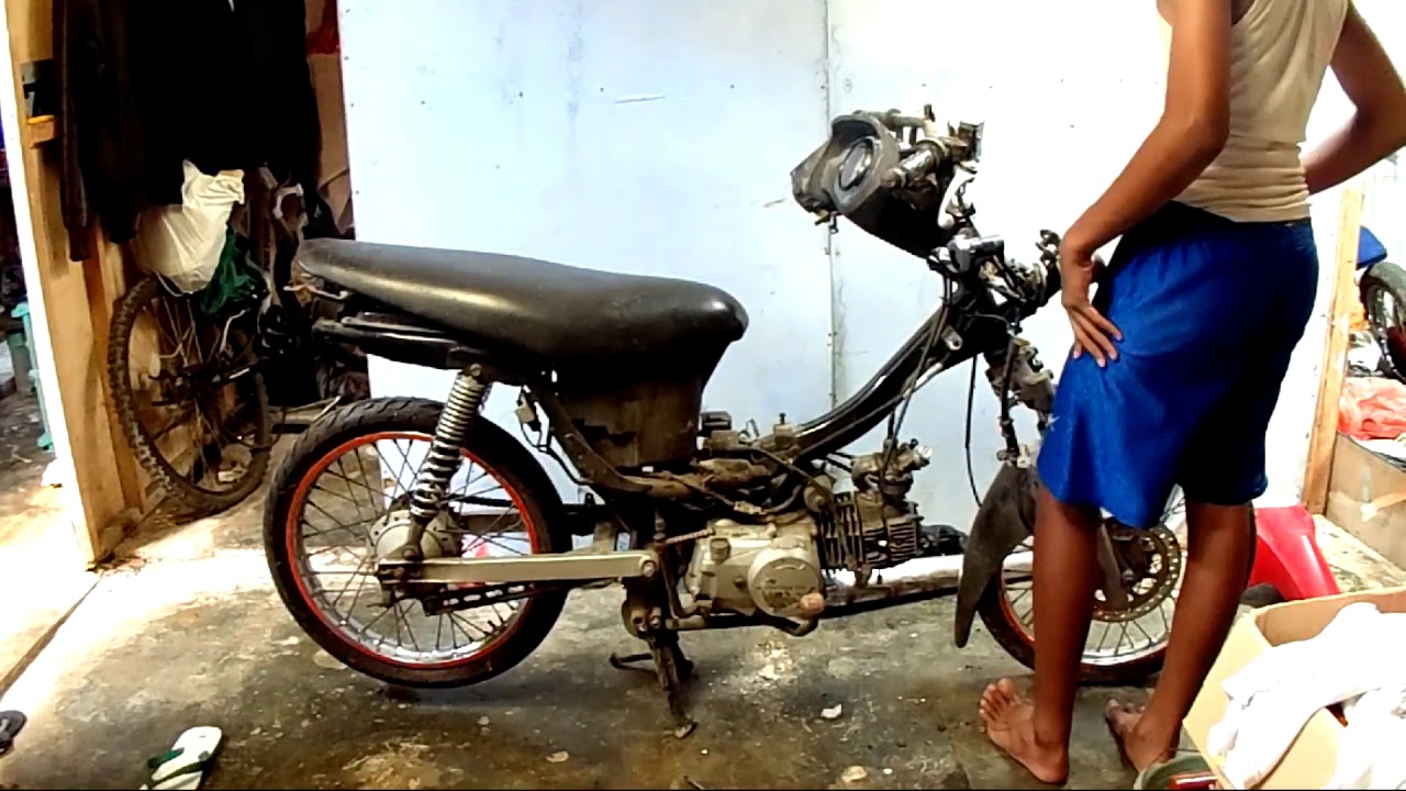 Bongkar motor revo rongsok biak Papua - YouTube