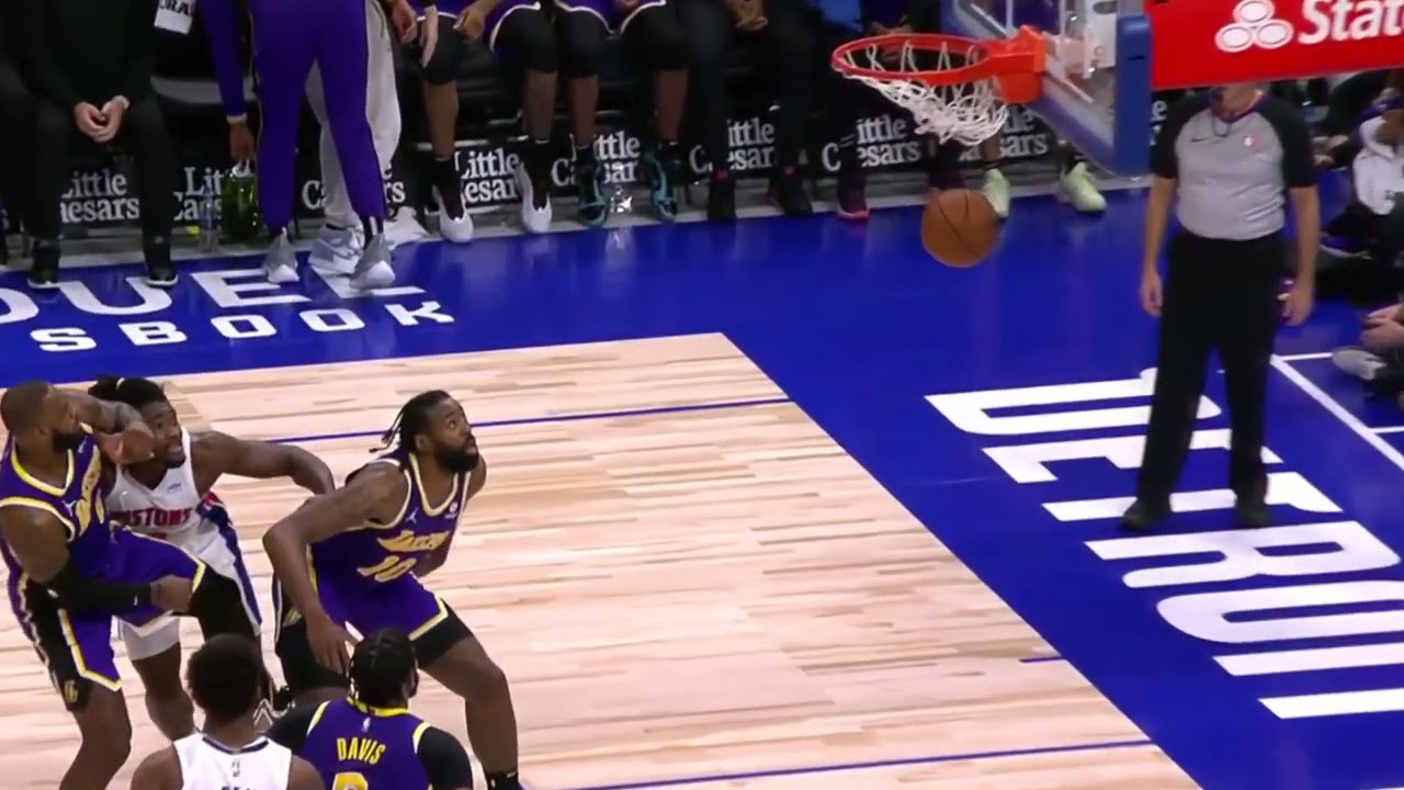 LeBron james hit Isaiah Stewart in the face full fight - YouTube