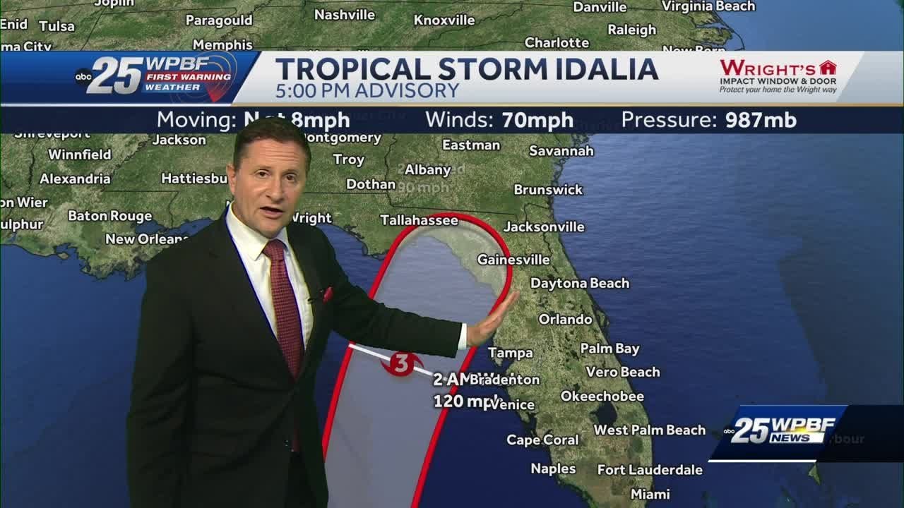 Idalia nearing hurricane strength as it approaches western Cuba - YouTube