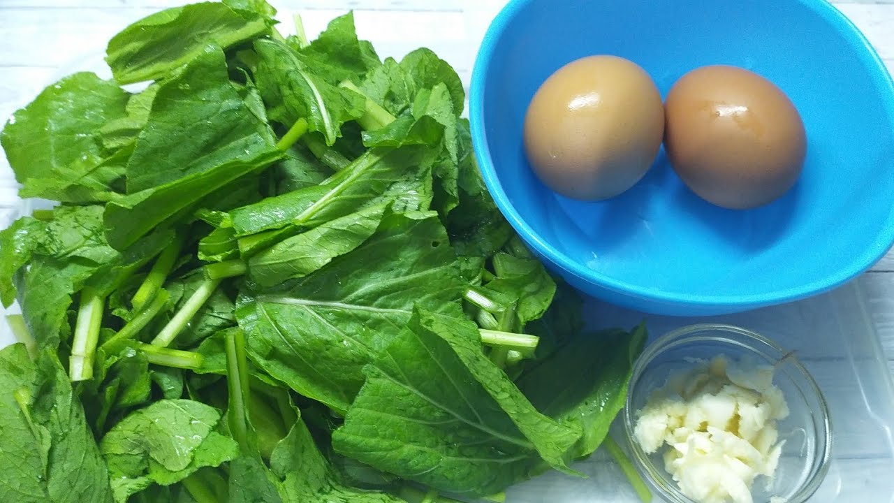 Sawi cai sim dimasak dengan telur seperti ini saja sudah enak banget ...