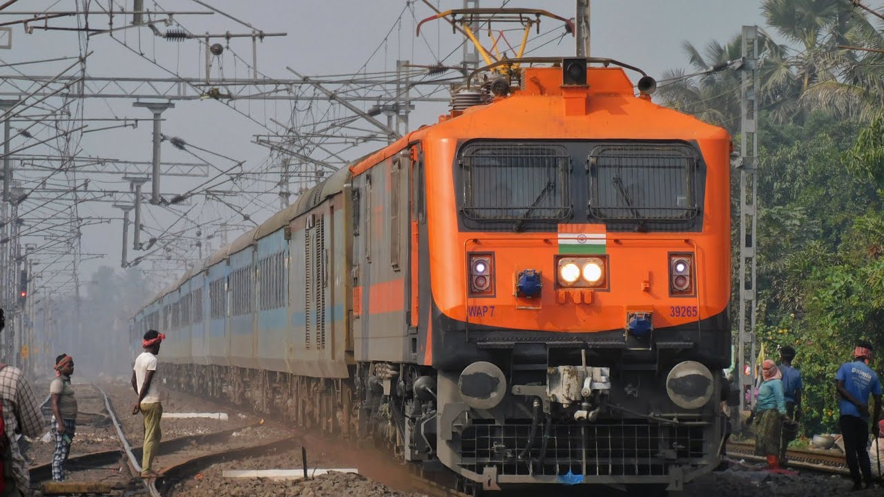 FURIOUS 130 KMPH BRAND NEW AMRIT BHARAT LIVERY WAP-7 PULLING NEW ...