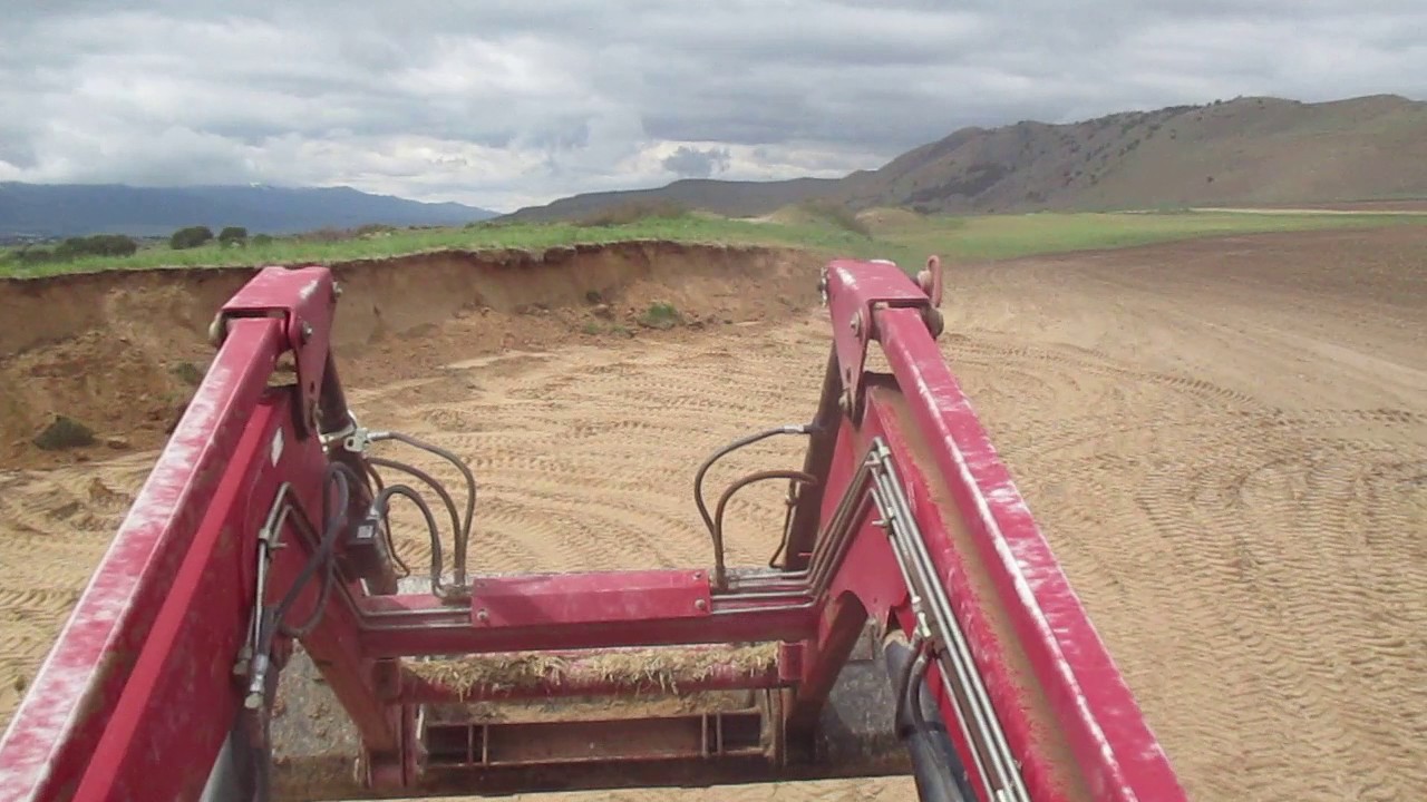 Loading Sand With MXM 190 - YouTube