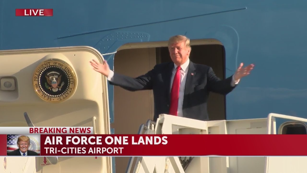 President Trump steps off the plane at Tri-Cities Airport - YouTube
