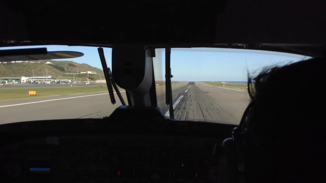 AIR NEW ZEALAND/EAGLE AIRWAYS B1900D COCKPIT ARRIVAL WELLINGTON NEW ...