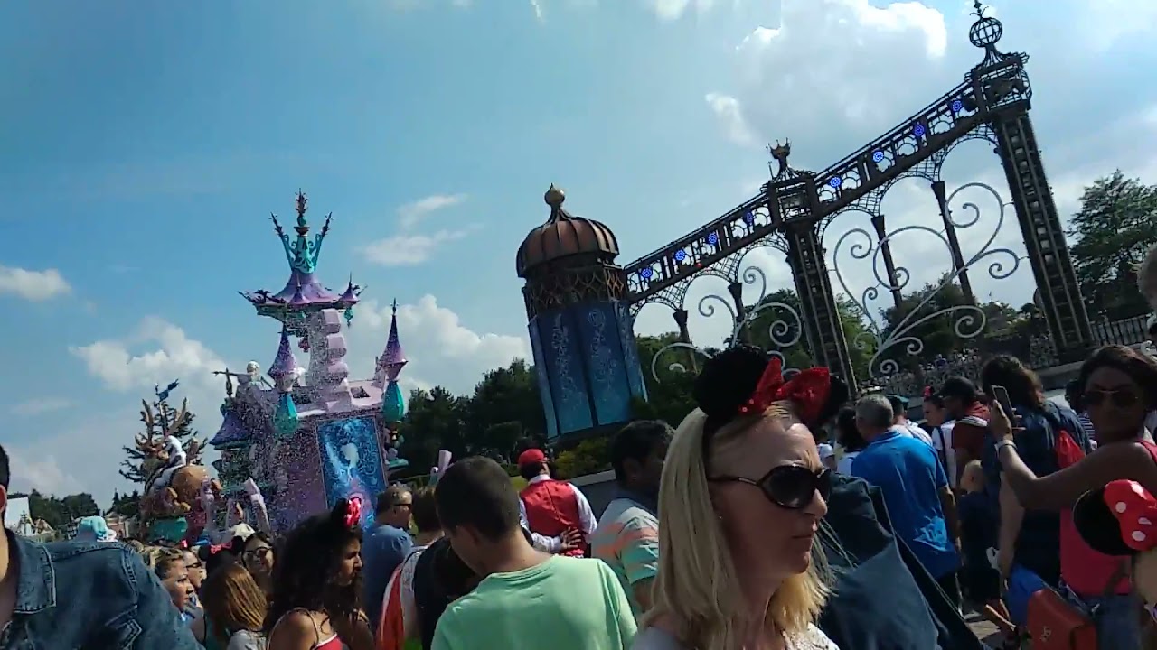 Disneyland carnival(3) - YouTube