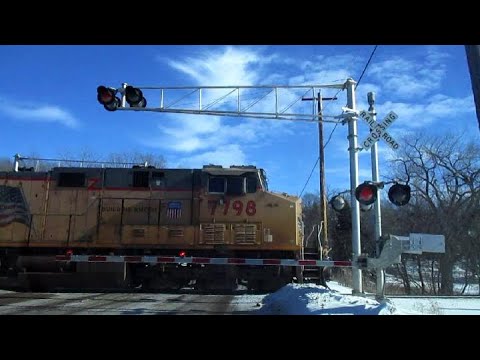 UP 7798 South MITDMX Filmed In Faribault MN Awesome Extra Horns & Idiot ...