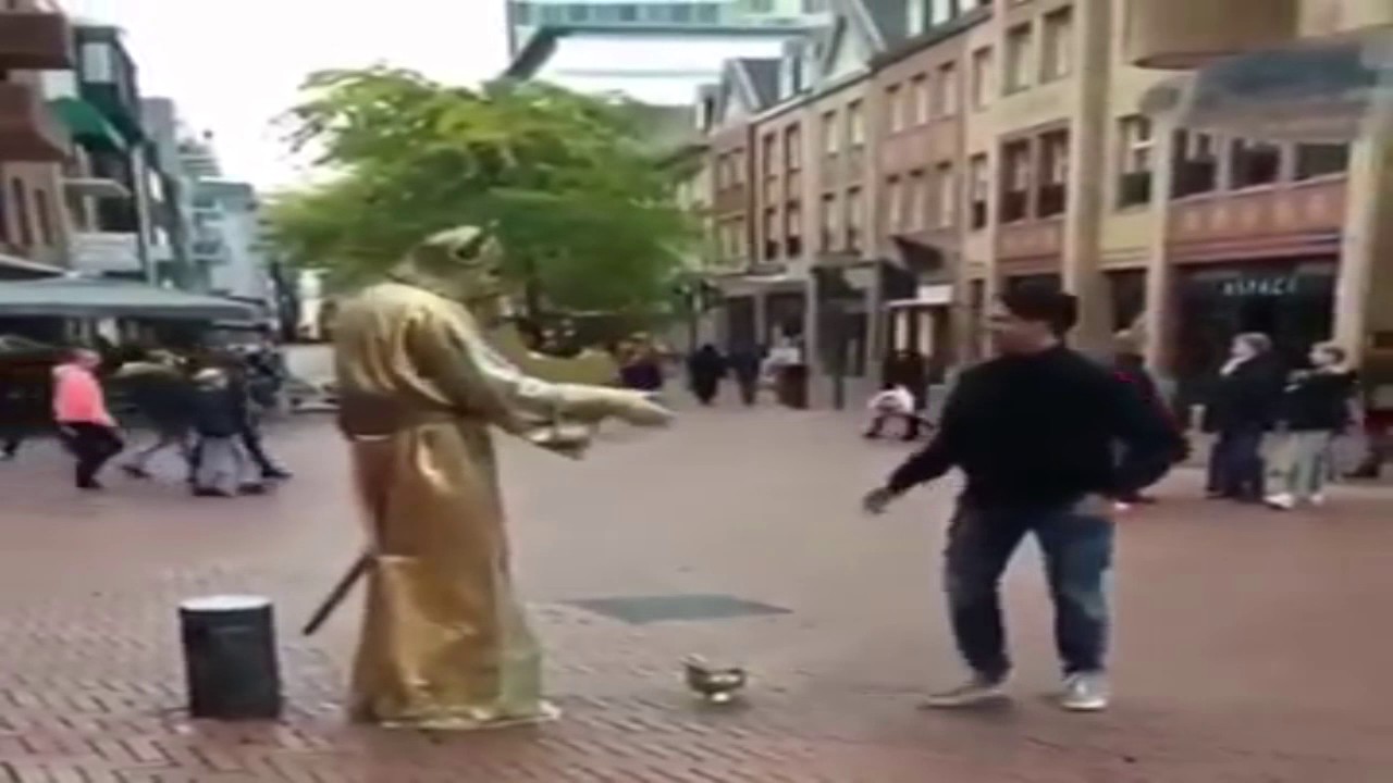 statue dab - YouTube