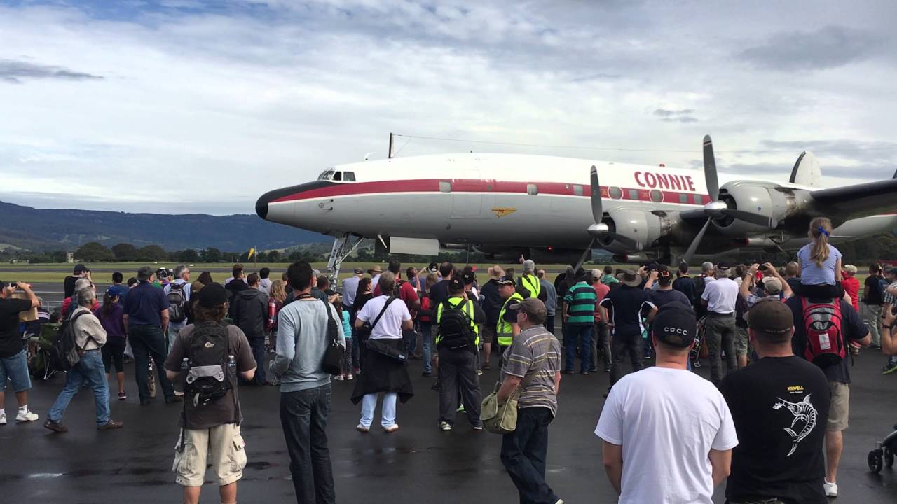 Super Lockheed Constellation, QANTAS "Connie" - YouTube
