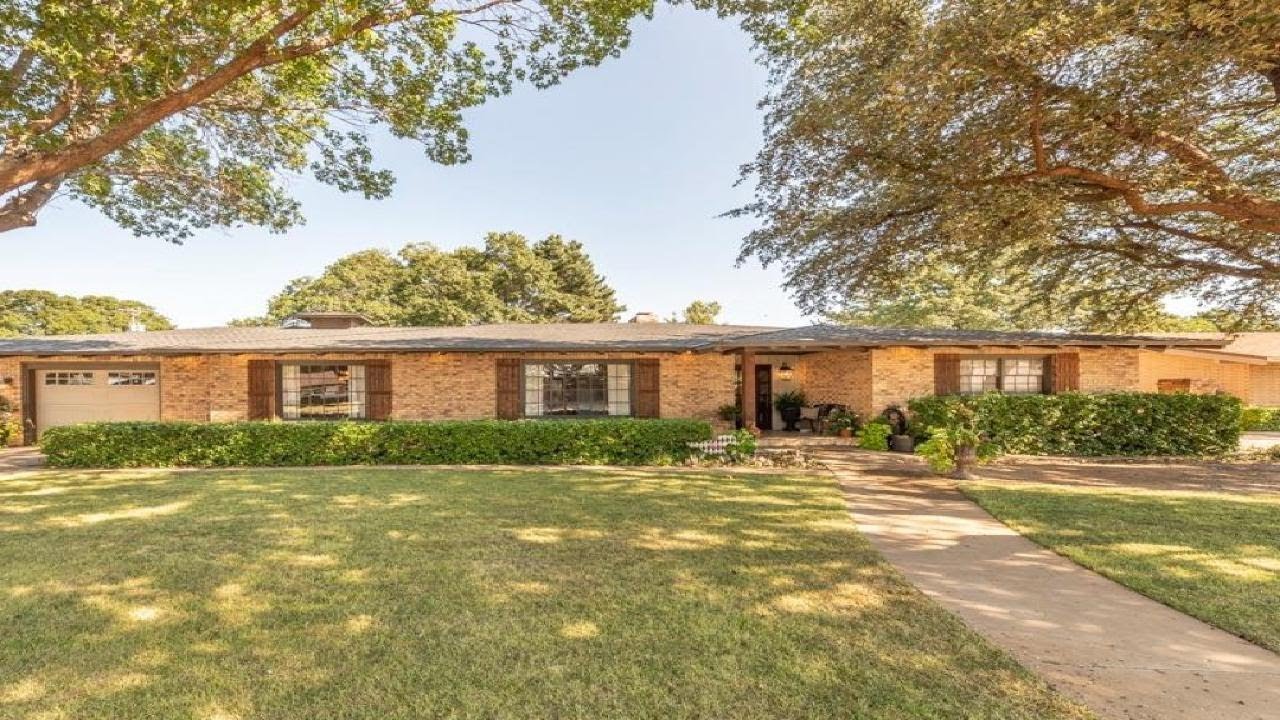 1305 8th Street, Shallowater, TX Presented by Don Enger. - YouTube