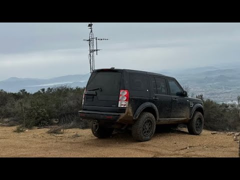 Land Rover lr4 off roading - YouTube