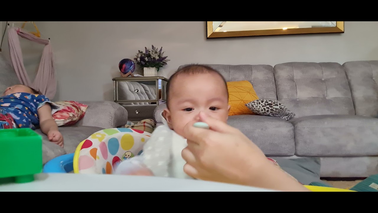 baby arif 6bulan belajar makan - YouTube