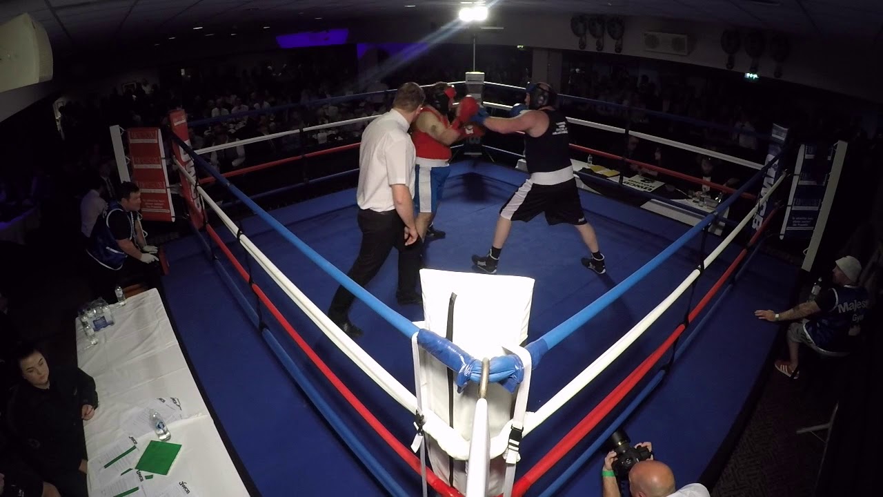 Ultra White Collar Boxing | Wigan | Lee Dawber VS Martin Rimmer - YouTube
