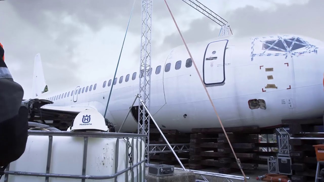 Corte con hilo diamantado, demostración - YouTube