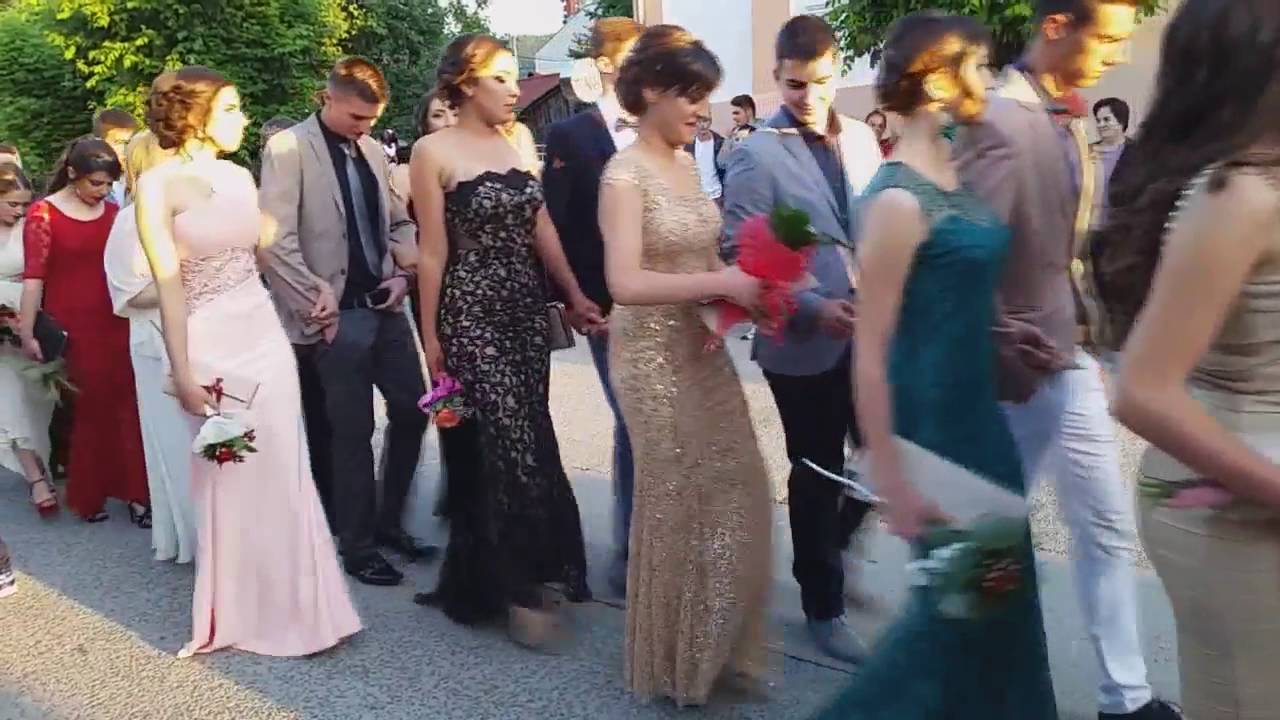 Velika matura Brus, šetnja gradom, 02.06.2016. - YouTube