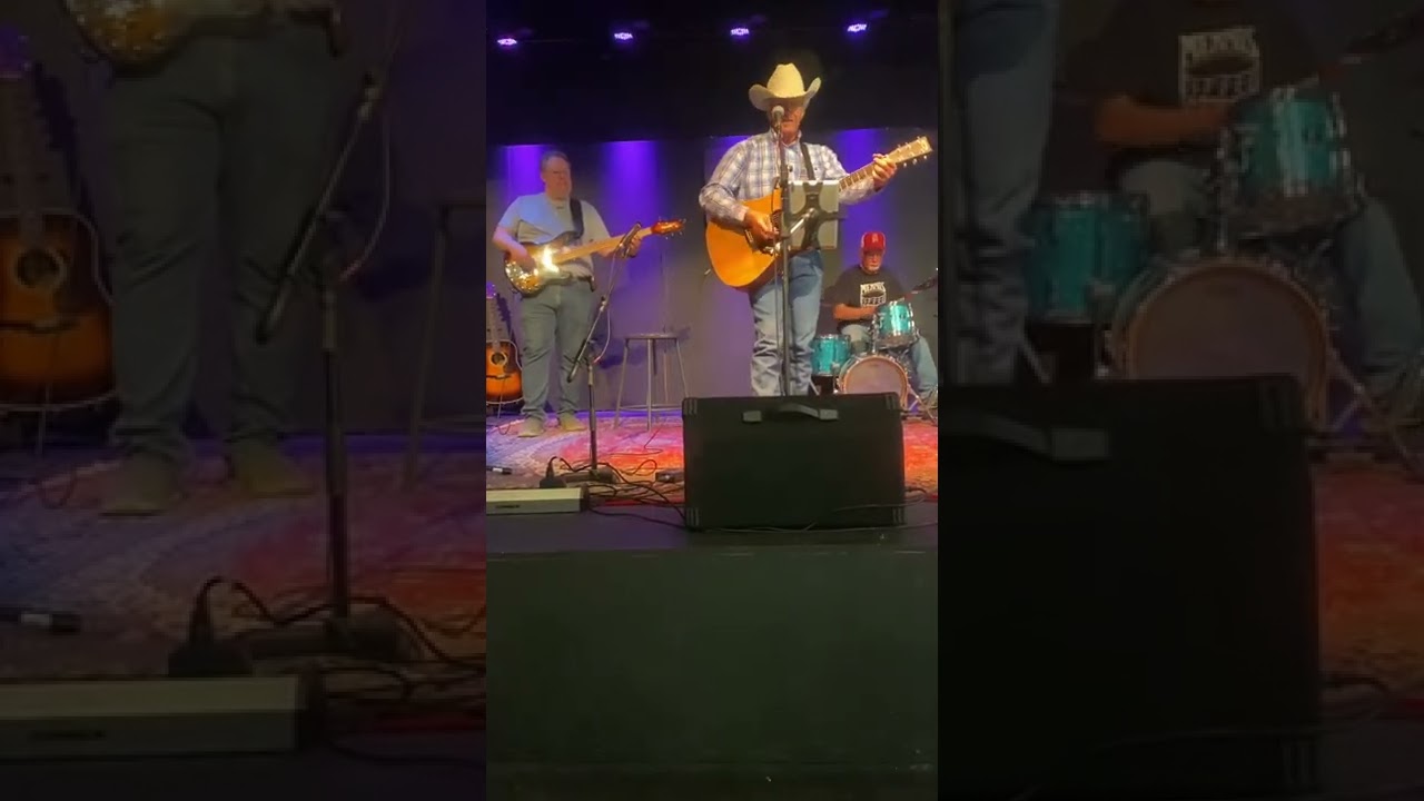 Randy Reeves sings “Talk to Me Texas” at the Winnsboro Art Center ...