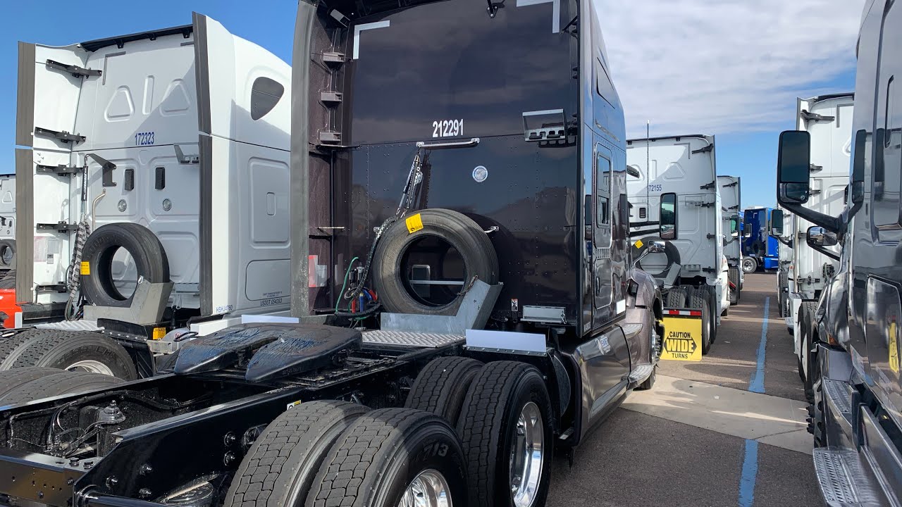 Swift Transportation 2021 Freightliner Cascadia Truck - YouTube