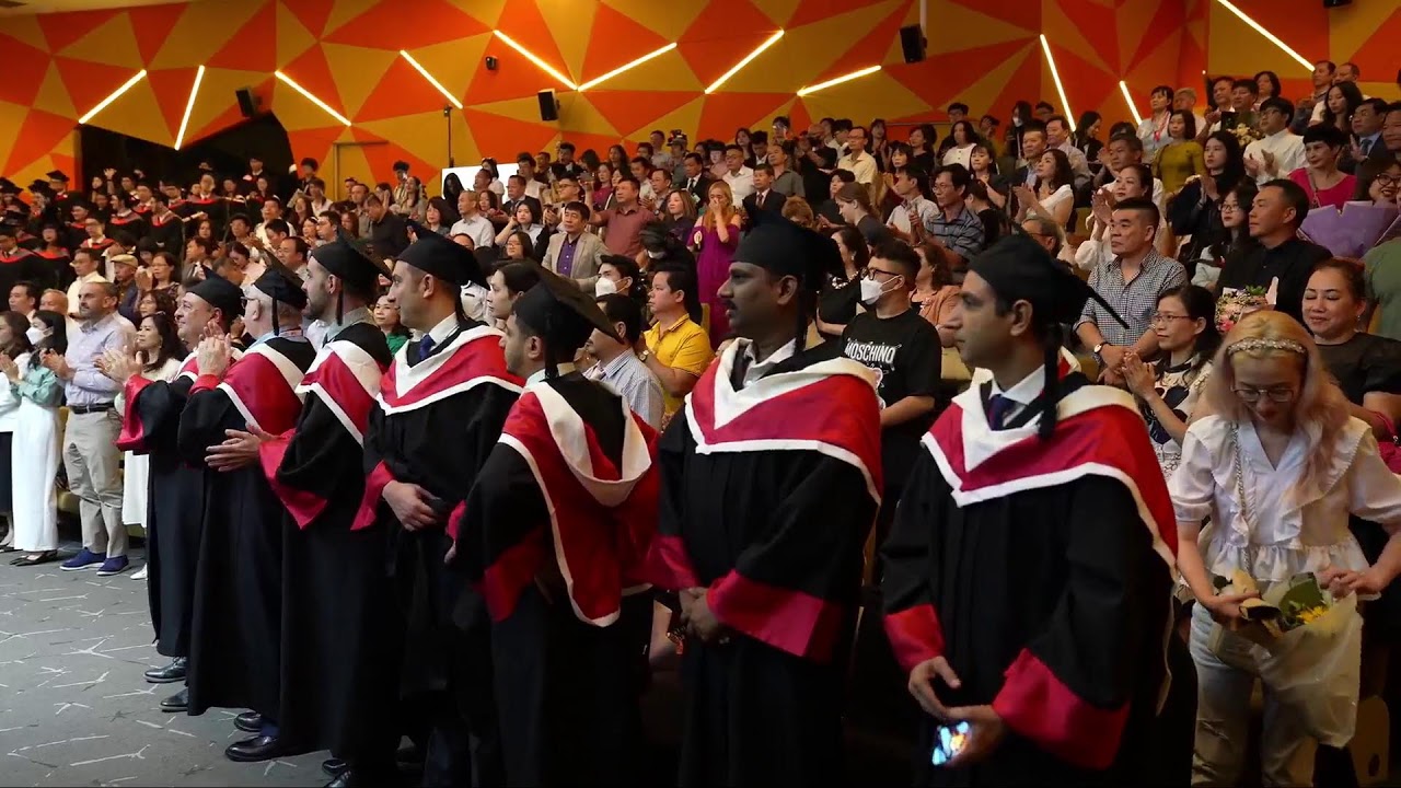 LỄ TỐT NGHIỆP CHƯƠNG TRÌNH CỬ NHÂN 2022 | BUV GRADUATION CEREMONY ...