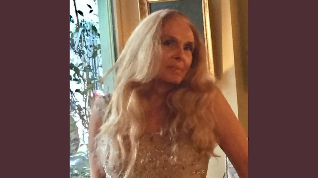 BORN TO SING (MOURIR SUR SCENE) - YouTube