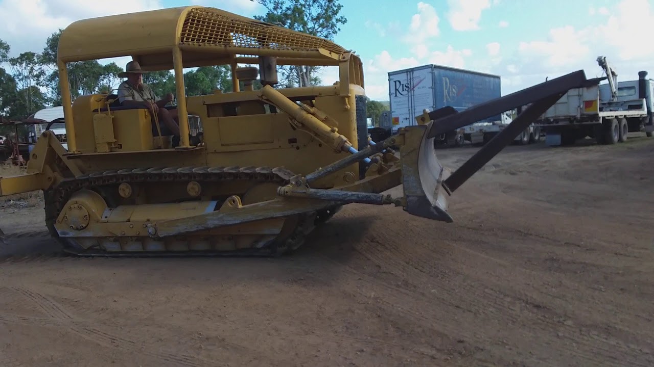 Cat D5 yr 1968 2 - YouTube