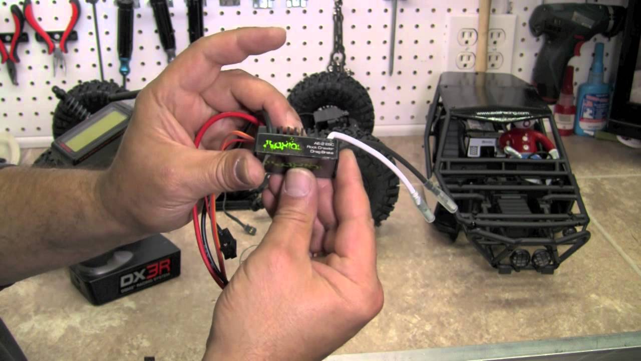 Axial Wraith Kit Build Video 23 - YouTube