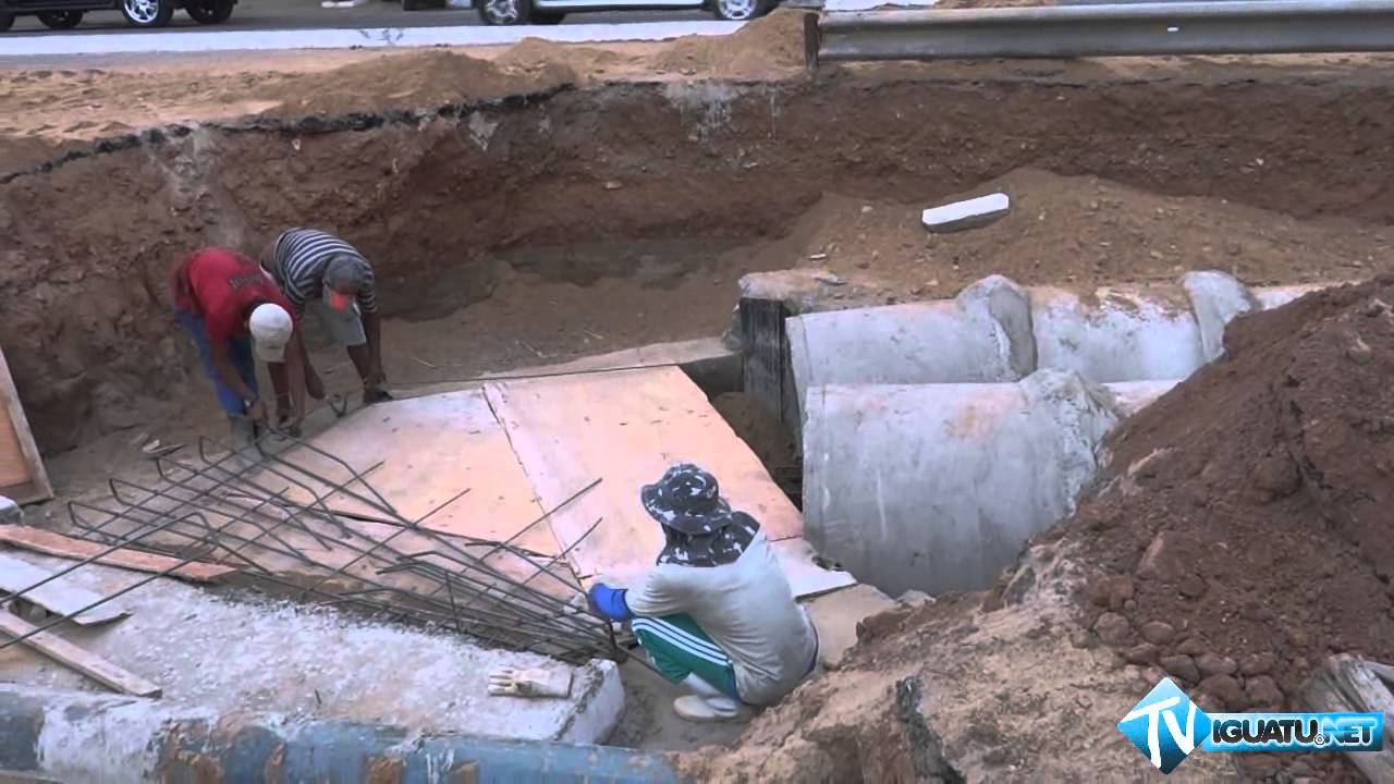 SAAE de Iguatu realiza construção de canal na Avenida Perimetral - YouTube
