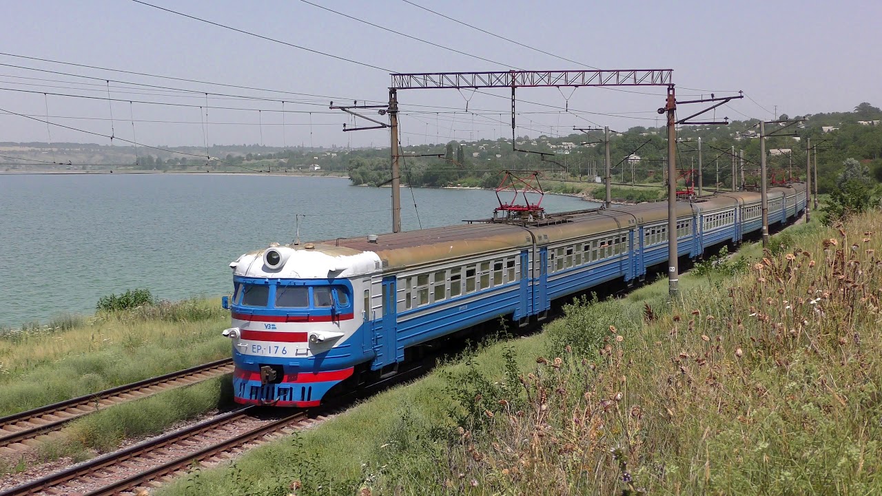 🚆 59 летний ветеран пригородных перевозок со свежиной на лице ...