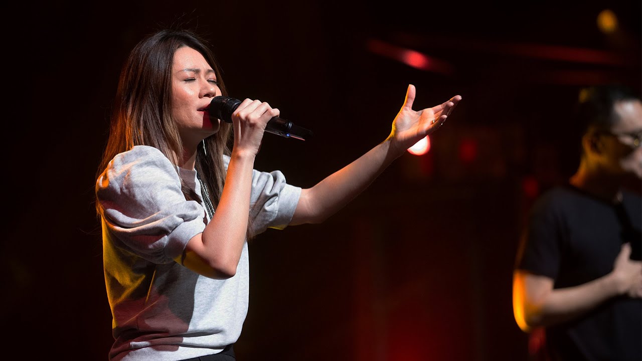 CityWorship: Here I Bow // Annabel Soh @City Harvest Church - YouTube